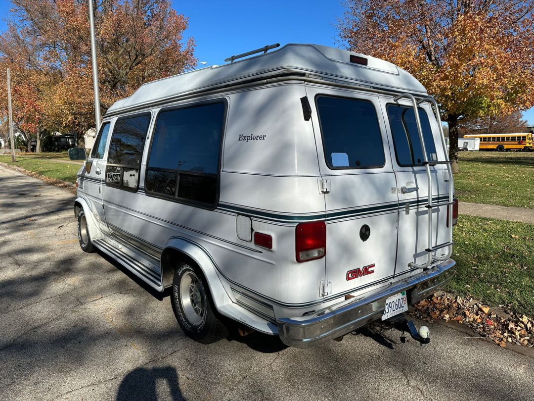 GMC Vandura Explorer 1993 interieur cuir | Voitures 2 Collection
